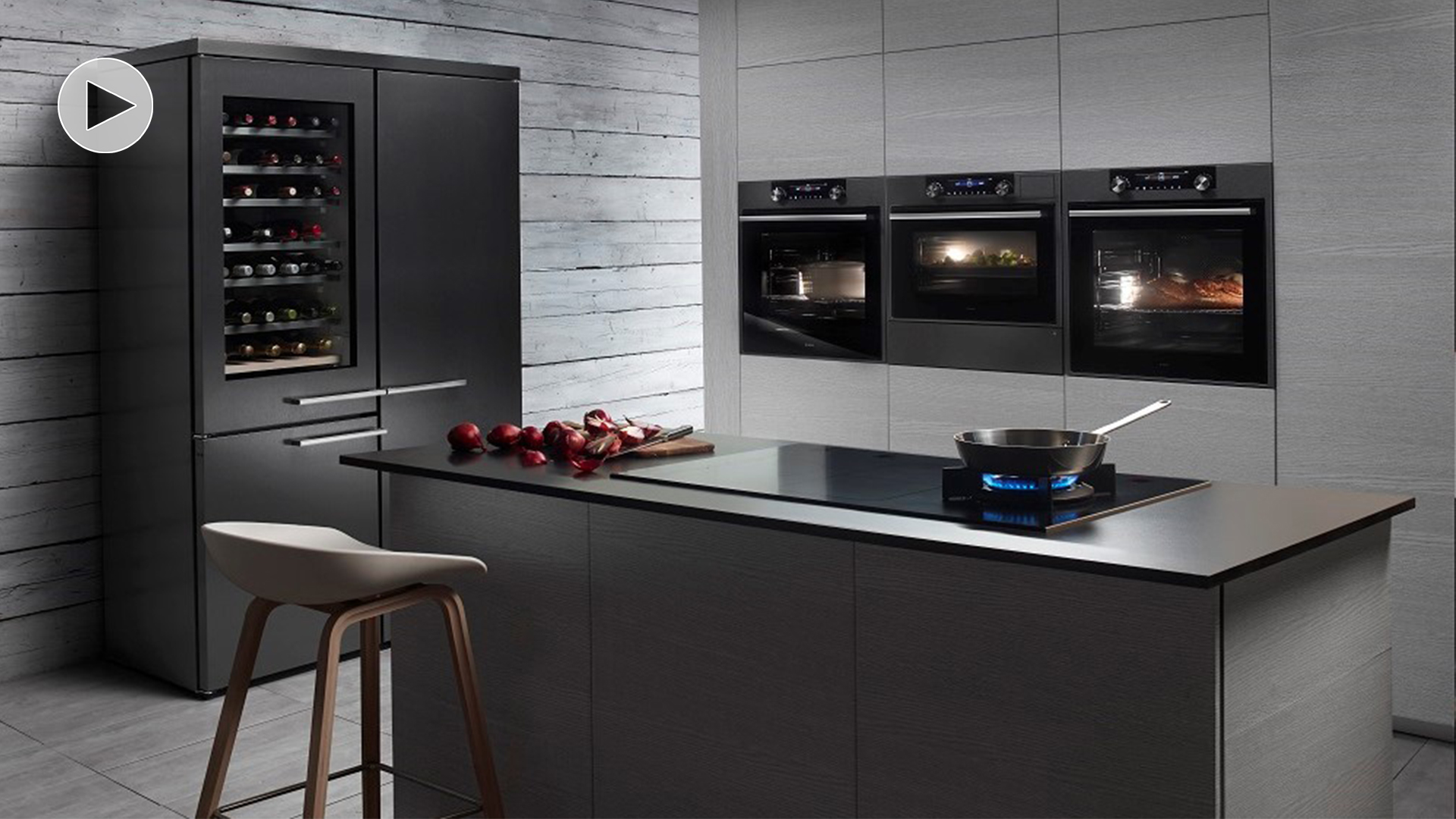 נירוסטה שחורה וסיפור היסטורי הופכים לעיצוב שוודי משובח – מגזין לג'יט ...